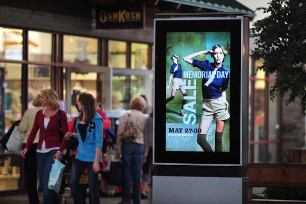 shopping-mall2 - BoldVu | Digital Outdoor LCD Display Solutions